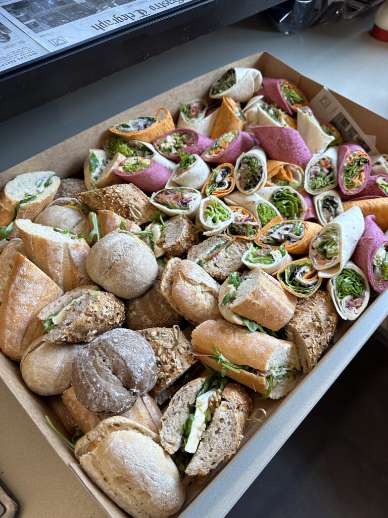 Kom langs in onze croque- en broodjesbar | KROX